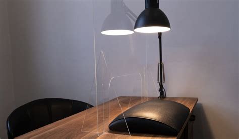 What Is Plexiglass Glass Helper