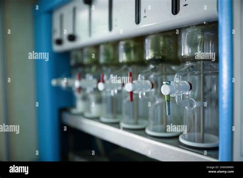 Solvent Extraction Hi Res Stock Photography And Images Alamy