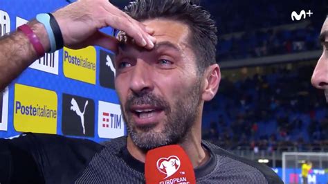 Après La Défaite De Litalie Face à La Suède Gianluigi Buffon Fait Ses