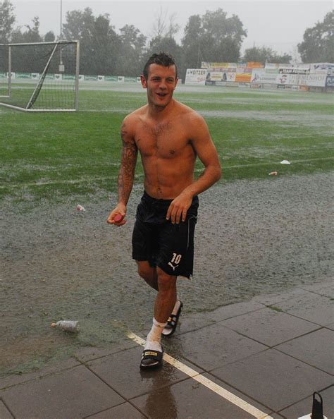 Picture Special Jack Wilshere Getting Down And Dirty Attitude
