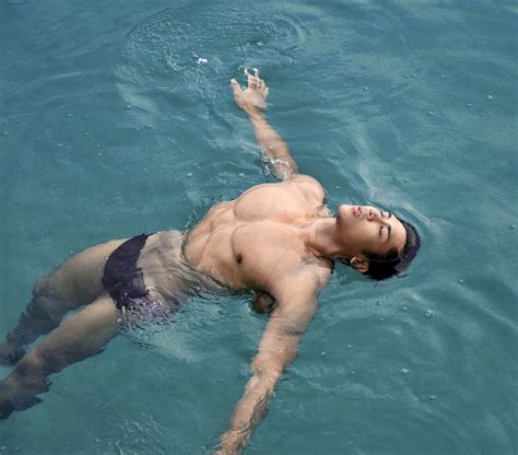 Floating R AsianGuysSFW