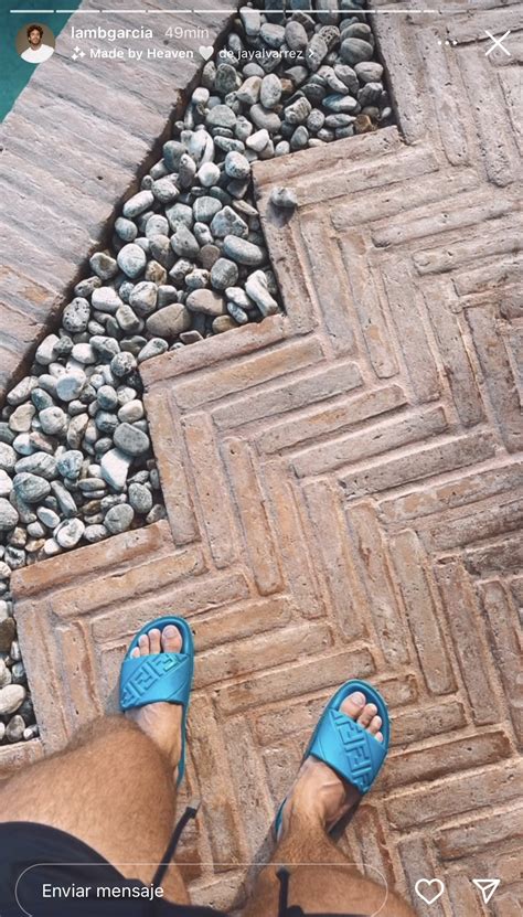 Lambda Garcías Feet