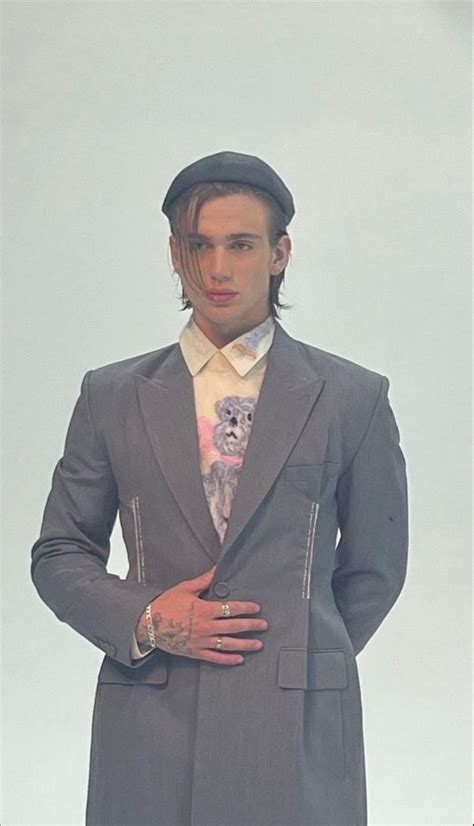 Pin By Iris On Lover Hacker Cute Guys Hacker Aesthetic