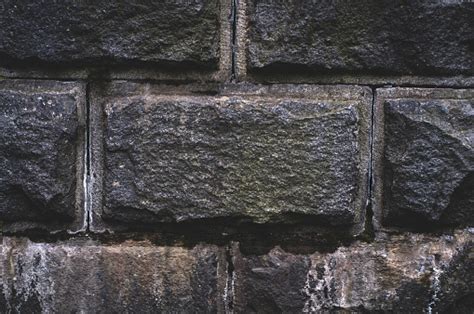 오래 된 어두운 벽에서 배경 화강암 회색 거칠게 처리 사각형 돌 클로즈업 0명에 대한 스톡 사진 및 기타 이미지 0명 건축 돌 건축자재 Istock