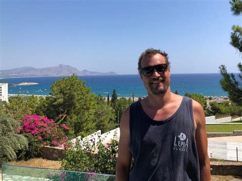 Wie Aaron Rösch Und Seine Familie Aus Ihrem Haus In Rhodos Flüchteten