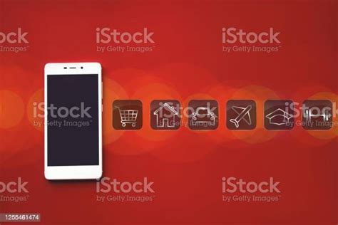 흰색 휴대 전화의 모형 이미지 금융 저축을위한 다양한 아이콘 또는 빈 검은 화면과 보케와 빨간색 배경에 지출 0명에 대한 스톡 사진 및 기타 이미지 Istock