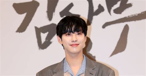 [단독] 안효섭 ‘전지적 독자 시점 김독자 역으로 스크린 데뷔