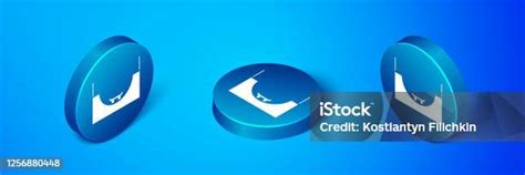 파란색 배경에 격리 된 등색 스케이트 공원 아이콘 경사로 롤러 스케이트 파크 계단 세트 익스트림 스포츠 파란색 원 버튼입니다 벡터 일러스트레이션 3차원 형태에 대한 스톡