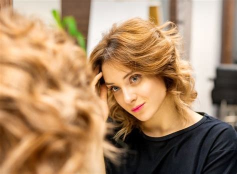 Frizure Za Srednje Dolge Lase Ki So Trenutno In Zadovoljnasi