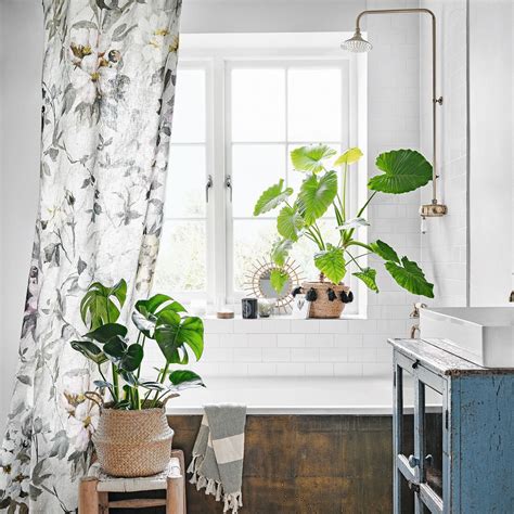 Experts Reveal How Long To Keep Windows Open To Stop Mould Ideal Home