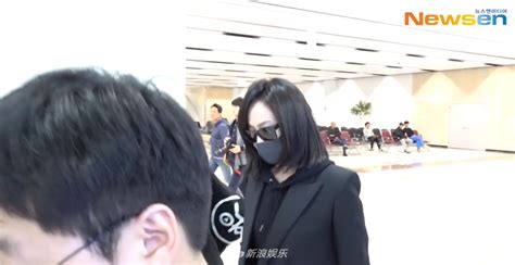 宋茜因吊唁雪莉抵达韩国 墨镜遮面低头疾行眉头紧锁 社会 新闻 映象网