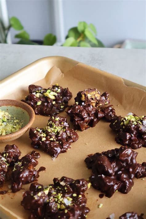 Pistachio Date Clusters Something Nutritious