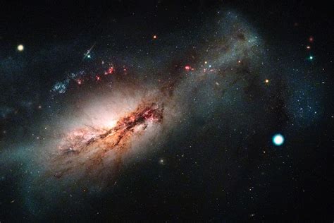 ついに発見された理論上の超新星—明らかになった恒星進化の分岐点— 国立天文台 Naoj