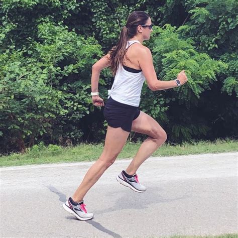 Chi Running Walking 1 On 1 Private Workshop Running Fun Workouts Running Form