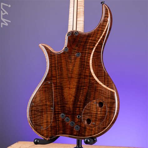 Dingwall Prima Artist Custom Shop 5 String Bass Ish Guitars