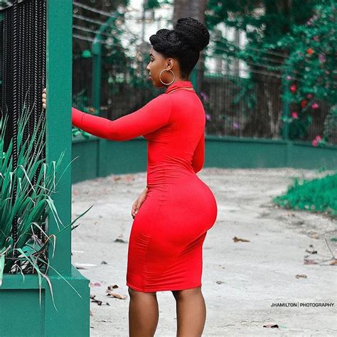 Early Morning Hotness Sexy Trinidad Lady Flaunts Her Mad Curves On
