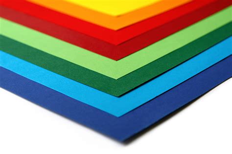 종이의 몇 가지 밝은 색상 시트의 기하학적 구성 디자인 프리 젠 테이 션 브로셔 웹 배너 카탈로그 포스터 및 잡지에 적합 한