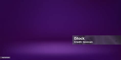 추상적 인 조명 빈 짙은 보라색 무대 디자인 템플릿입니다 3d 벡터 배경 보라색에 대한 스톡 벡터 아트 및 기타 이미지 보라색 벽 그라데이션 Istock