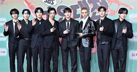 스트레이 키즈 컴백 전 매일 팬들 만난다