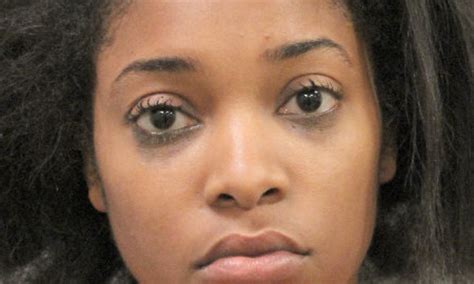 Hpd Arresta A Mujer Por Conducir Ebria Y Atropellar A Un Hombre Austin Latino