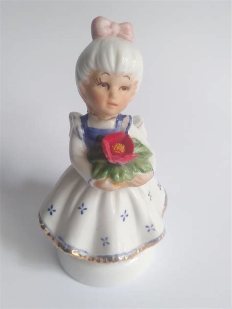 Статуетка девочка — ціна 100 грн у каталозі Статуетки Купити товари для дому та побуту за