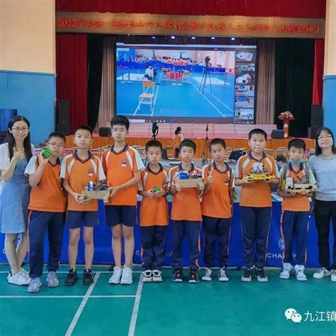 【立人济世，品质二小】宝剑锋从磨砺出，梅花香自苦寒来——创客兴趣班训练记一辅导区艳冰魔方