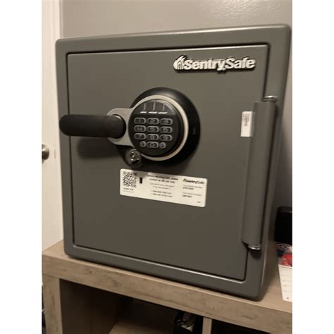 User Manual SentrySafe SFW123GDC English 48 Pages