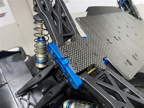 RC E With RC B Fr Rr Diff Shocks And SNR Carbon Fiber Chassis R C