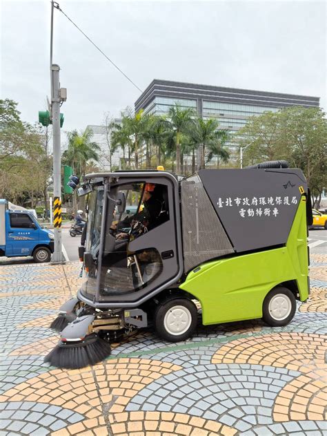 臺北市政府環境保護局 新聞稿 跨年環保服務新利器 首座多功能親善流廁車上路