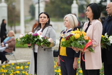 В Д ДИРЕКТОРКАТА КОСАНА НИКОЛИЌ МАЗНЕВА ГО ОДБЕЛЕЖА 13 НОЕМВРИ ДЕНОТ НА ОСЛОБОДУВАЊЕТО НА