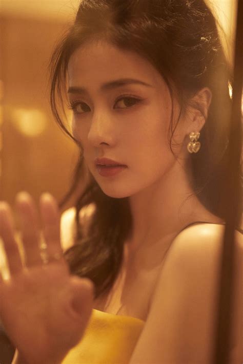 白鹿微醺禁欲风优雅迷人写真 哔哩哔哩