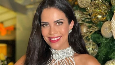 Apresentadora Daniela Albuquerque Mostra As Filhas E O Marido