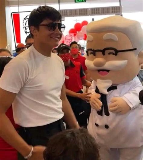 Daniel Padillas Very Own Kfc Showbiznestlifestyle