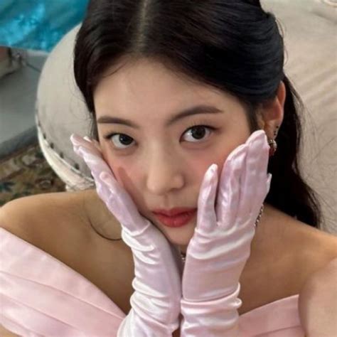 𓂋 🌩️ ⸝⸝ 𝘴𝘸𝘣𝘸 Princess Lia Itzy Best Friend Match