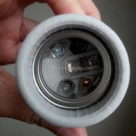 E26 E27 에디슨 전구 램프 기초를 위한 나사 맨끝을 가진 세라믹 램프 홀더 전등 소켓 Buy E27 세라믹 램프 홀더e27 세라믹 램프 소켓 E26 E27 램프