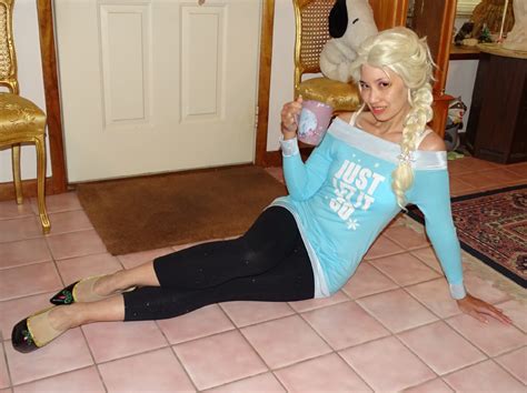 Comfy Elsa Costume