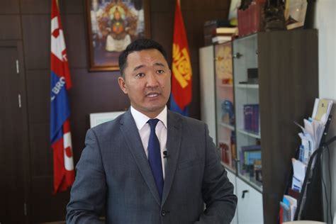 А Бүрэнбаатар Хуулиар хүлээсэн үүргийнхээ дагуу Хүнсний хувьсгал ыг дэмжиж хамтран ажиллана