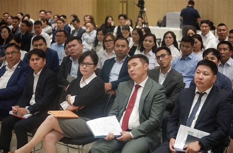 Хотын дарга хот төлөвлөлт стандартын мэргэжилтнүүдтэй уулзлаа