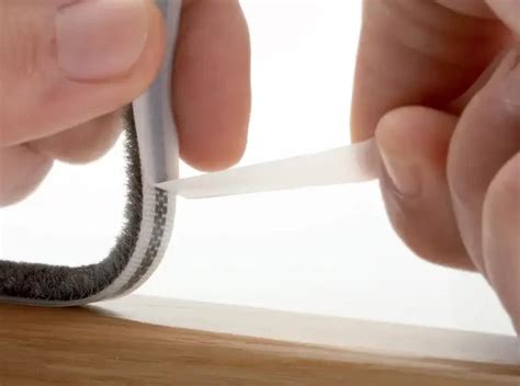 Tecseal Чем и как приклеить щетку шлегель на шкаф купе