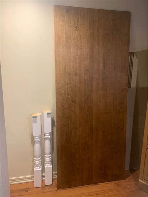 Dessus De Comptoir En érable Teint Et Pattes Dining Tables