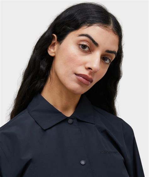 Peak Performance Jas Voor Dames Coach Jacket Black