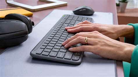 Combo Bàn Phím Và Chuột Không Dây Logitech Mk 950 Signature Slim Hàng