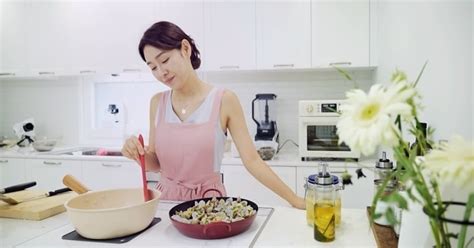 ‘편스토랑 박탐희 방송 최초 올 화이트 집 공개… 미니멀 인테리어 눈길