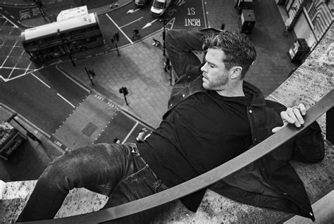 Chris Hemsworth Page Lpsg