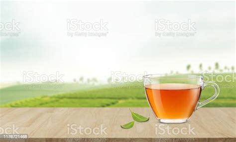 차 농장의 나무 테이블에 녹차 잎과 차의 뜨거운 컵 유기농 천연 재료 개념에 의해 건강 한 제품 텍스트에 대 한 빈 공간 나무에 대한 스톡 사진 및 기타 이미지 Istock