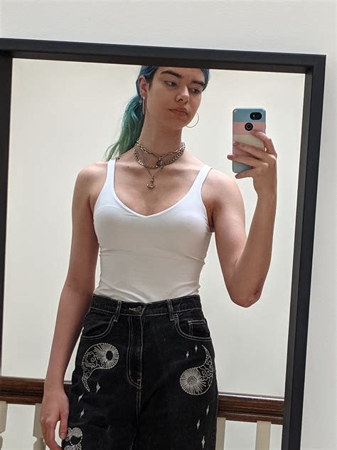 How To Minimize The Appearance Of Your Shoulders Transfemme Style