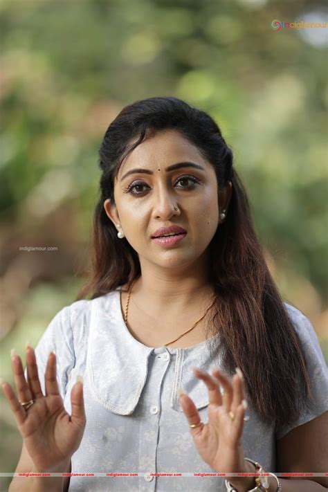 Nithya Das Actress Photo Image Pics And Stills 543193