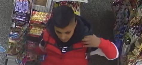 Собственичка на магазин побесня Тази жена напълни раницата си с продукти а на касата ВИДЕО