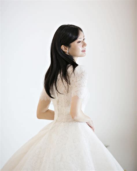 대구웨딩샵 이승현웨딩 공식계정 이승현답다 우아하고 고급스러운 실크 오프숄더 웨딩드레스~🤍 하우스오브에이미 더에이미 이승현웨딩만의 브랜드 신부님 로망을 이루어