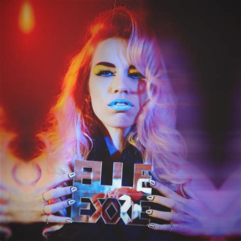 Elle Exxe — Wide Days
